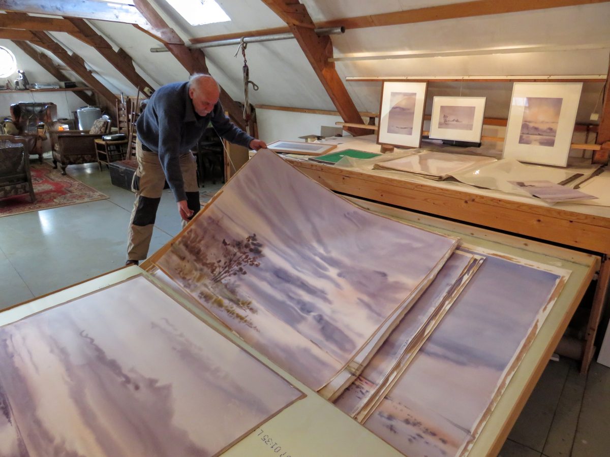 Geurt zou het liefst eeuwig schilderen en actievoeren